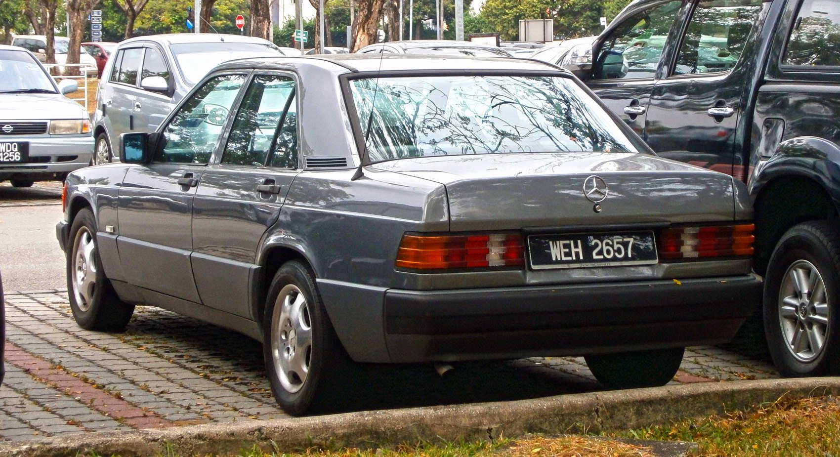 Mercedes-Benz 190 (W201, facelift 1988) D 2.5 (90 Hp) Automatic